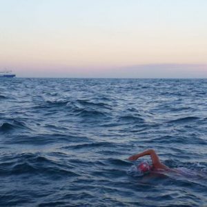 What happens to your body when you enter cold water? - Outdoor Swimmer ...