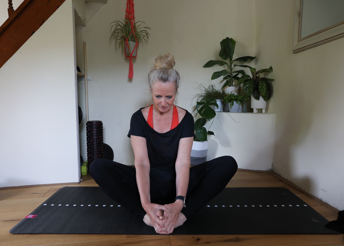 Move of the month: butterfly stretch - Outdoor Swimmer Magazine