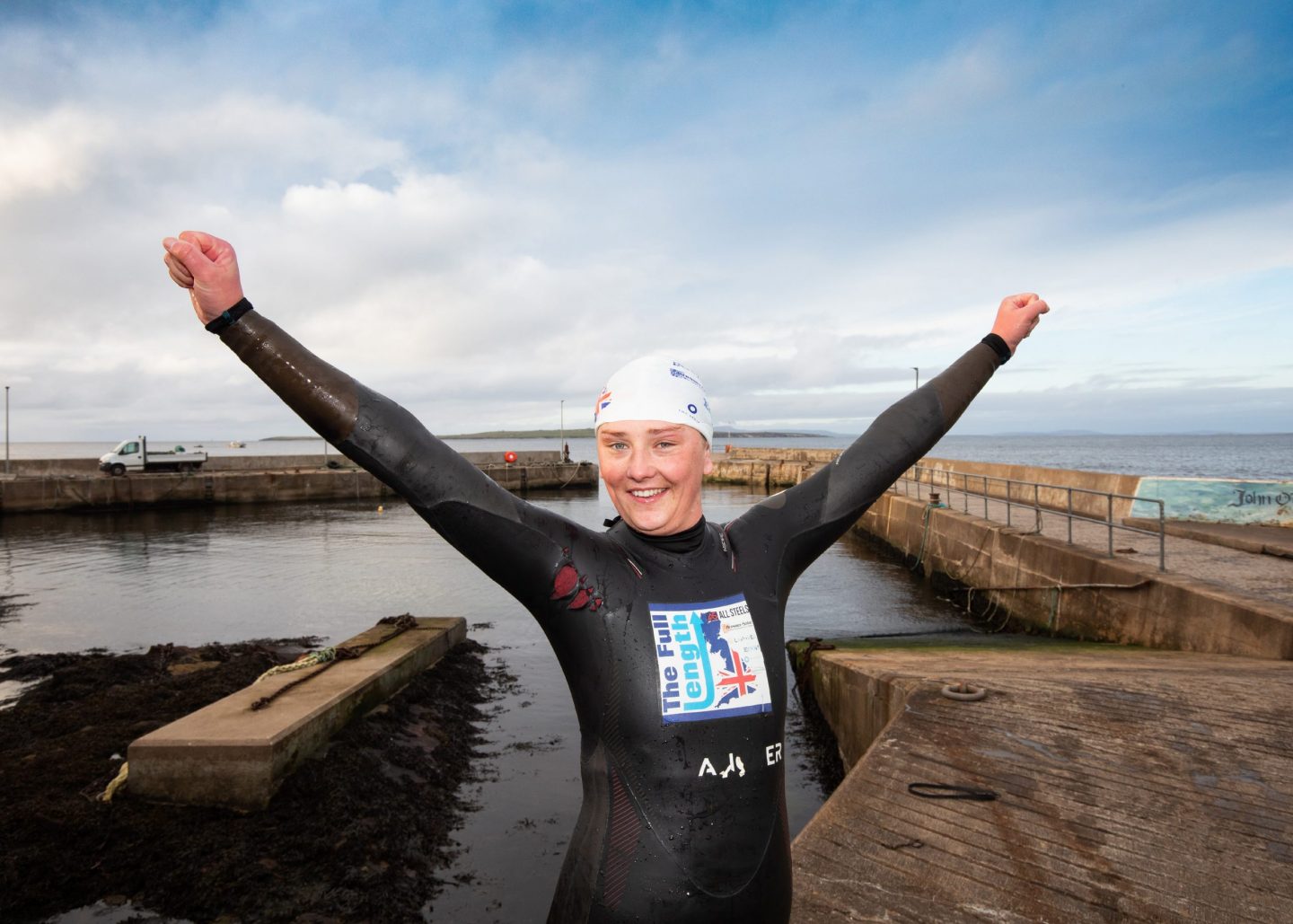 Jasmine Harrison completes full length of Britain solo swim - Outdoor ...