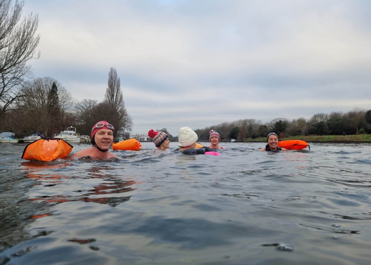 The importance of a swimming community - Outdoor Swimmer Magazine