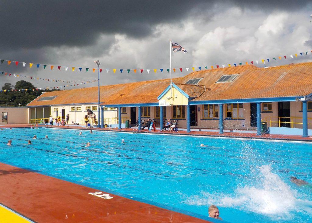 The Lido Guide: Stonehaven Open Air Swimming Pool - Outdoor Swimmer ...